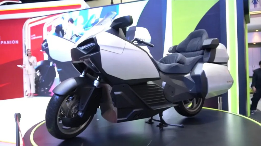 Das Felo TOOZ E-Motorrad soll 720 km Reichweite haben und 200 km/h fahren
